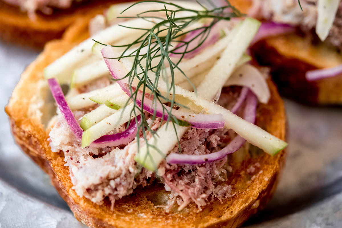 10 Best Snacks for Ski Days - Be Wild Eats